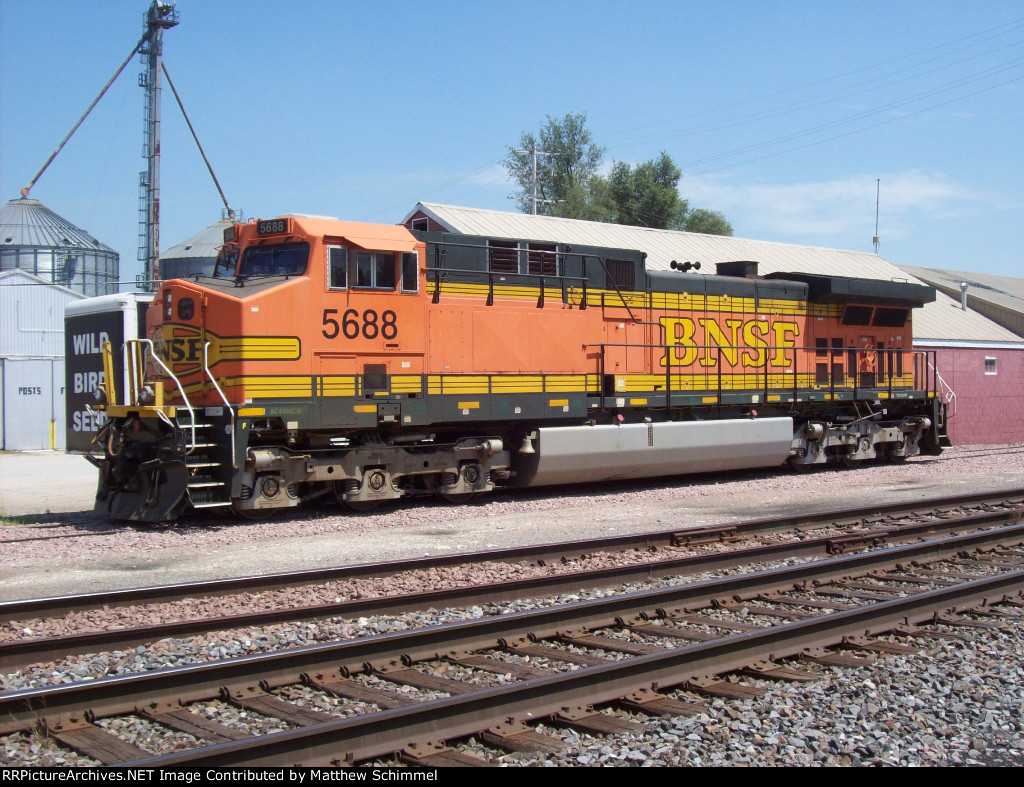 BNSF 5688